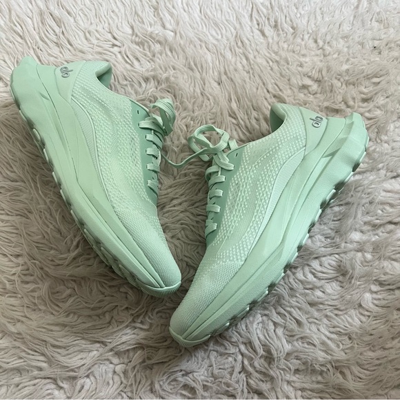 ALO Yoga | Shoes | Alo Yoga Runner Sneakers Spearmint | Poshmark